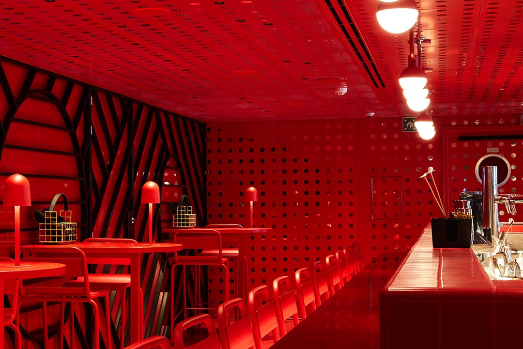 Resilient Lady Cruise Ship Details | Priceline Cruises